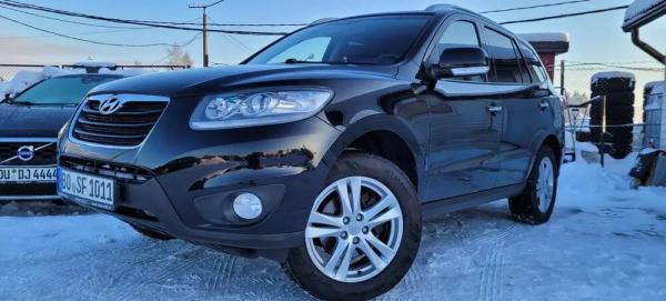 Melns Hyundai Santa Fe 2010 Rīga, ar dzinēja tilpumu 2.20 L un nobraukumu 259 tūkst. km par 8900 €, foto 2 vietnē AUTOMOTO.COM.LV