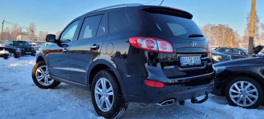 Melns Hyundai Santa Fe 2010 Rīga, ar dzinēja tilpumu 2.20 L un nobraukumu 259 tūkst. km par 8900 €, foto 7 vietnē AUTOMOTO.COM.LV