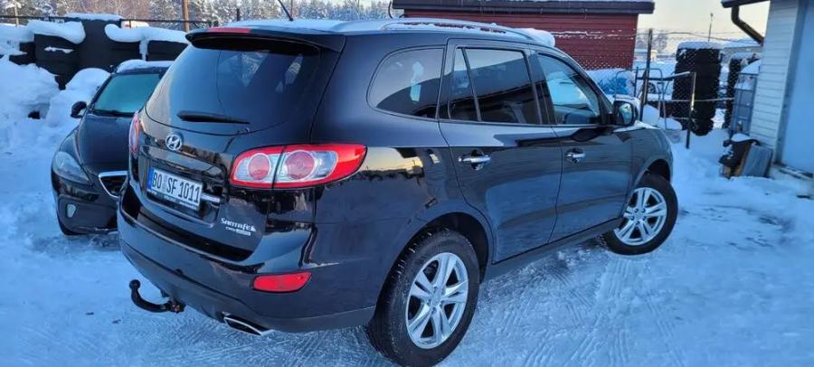 Melns Hyundai Santa Fe 2010 Rīga, ar dzinēja tilpumu 2.20 L un nobraukumu 259 tūkst. km par 8900 €, foto 9 vietnē AUTOMOTO.COM.LV