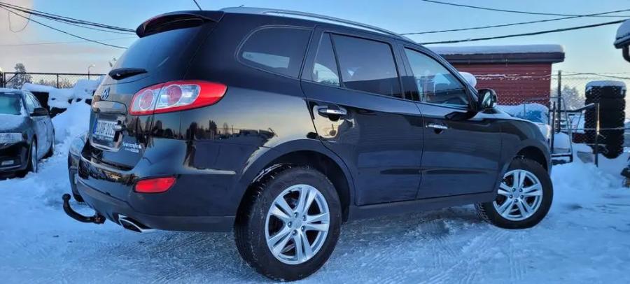 Melns Hyundai Santa Fe 2010 Rīga, ar dzinēja tilpumu 2.20 L un nobraukumu 259 tūkst. km par 8900 €, foto 10 vietnē AUTOMOTO.COM.LV