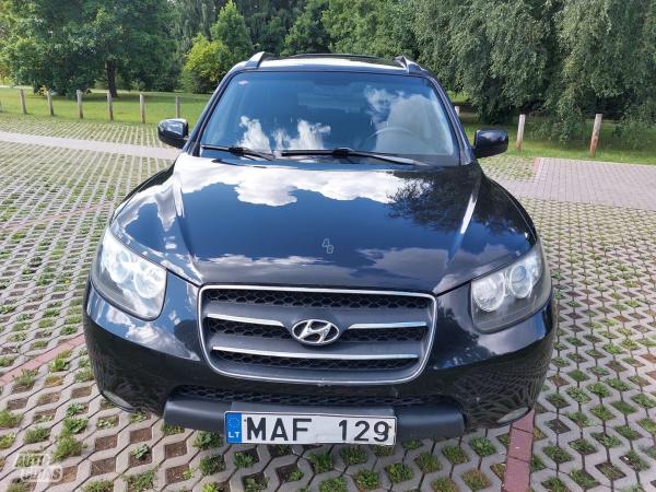 Melns Hyundai Santa Fe 2010 Joniškis, ar dzinēja tilpumu 2.20 L un nobraukumu 268 tūkst. km par 4000 €, foto 1 vietnē AUTOMOTO.COM.LV