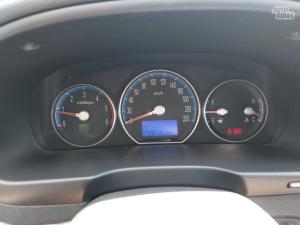 Black Hyundai Santa Fe 2010 in Joniskis, with an engine capacity of 2.20 L and mileage of 268 thousand km for 4000 €, photo 15 on AUTOMOTO.COM.LV