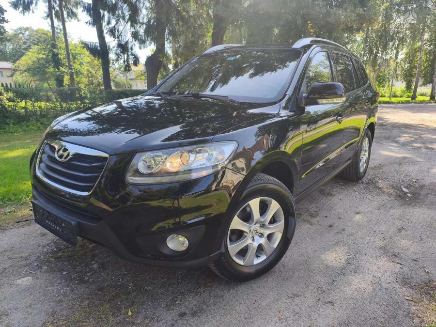 Melns Hyundai Santa Fe 2010 Utena, ar dzinēja tilpumu 2.20 L un nobraukumu 242 tūkst. km par 4850 €, foto 1 vietnē AUTOMOTO.COM.LV