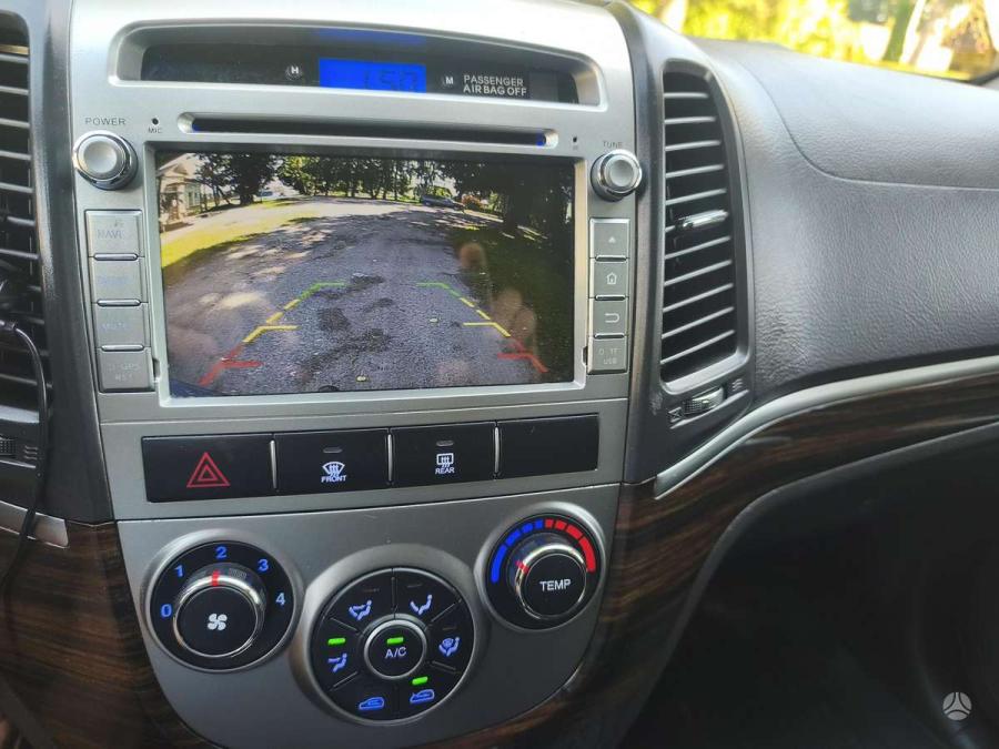 Melns Hyundai Santa Fe 2010 Utena, ar dzinēja tilpumu 2.20 L un nobraukumu 242 tūkst. km par 4850 €, foto 10 vietnē AUTOMOTO.COM.LV