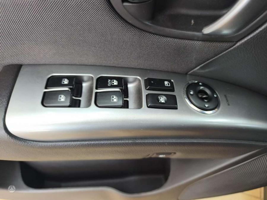 Melns Hyundai Santa Fe 2010 Utena, ar dzinēja tilpumu 2.20 L un nobraukumu 242 tūkst. km par 4850 €, foto 12 vietnē AUTOMOTO.COM.LV