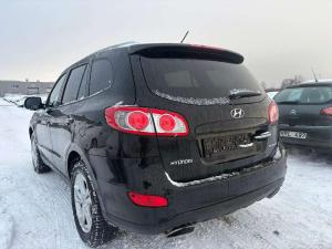 Melns Hyundai Santa Fe 2011 Tauragė, ar dzinēja tilpumu 2.00 L un nobraukumu 259 tūkst. km par 5200 €, foto 5 vietnē AUTOMOTO.COM.LV