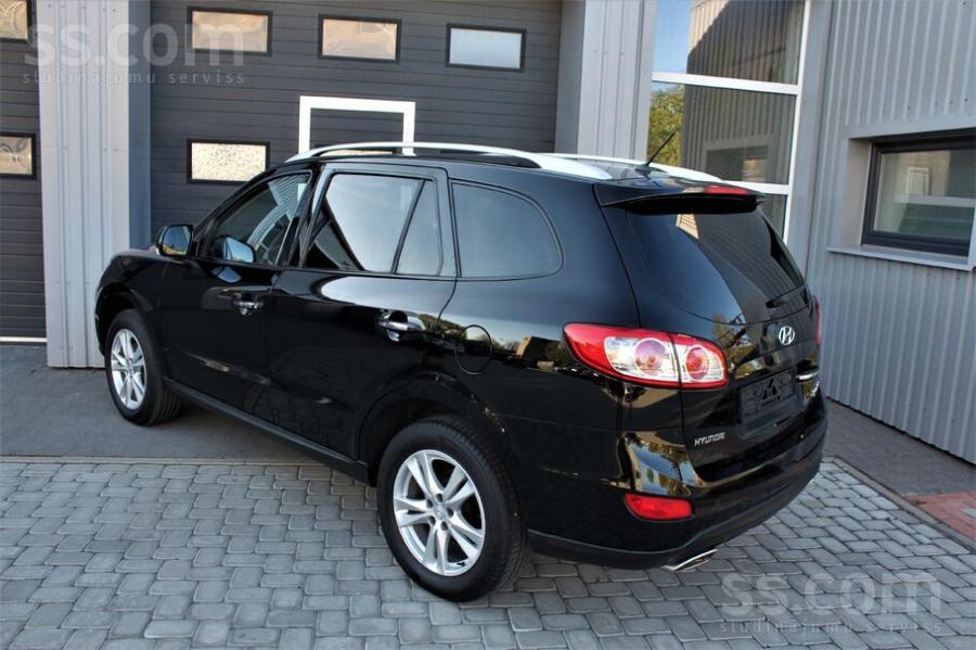Melns Hyundai Santa Fe 2011 Rīga, ar dzinēja tilpumu 2.20 L un nobraukumu 0 tūkst. km par 7490 €, foto 3 vietnē AUTOMOTO.COM.LV