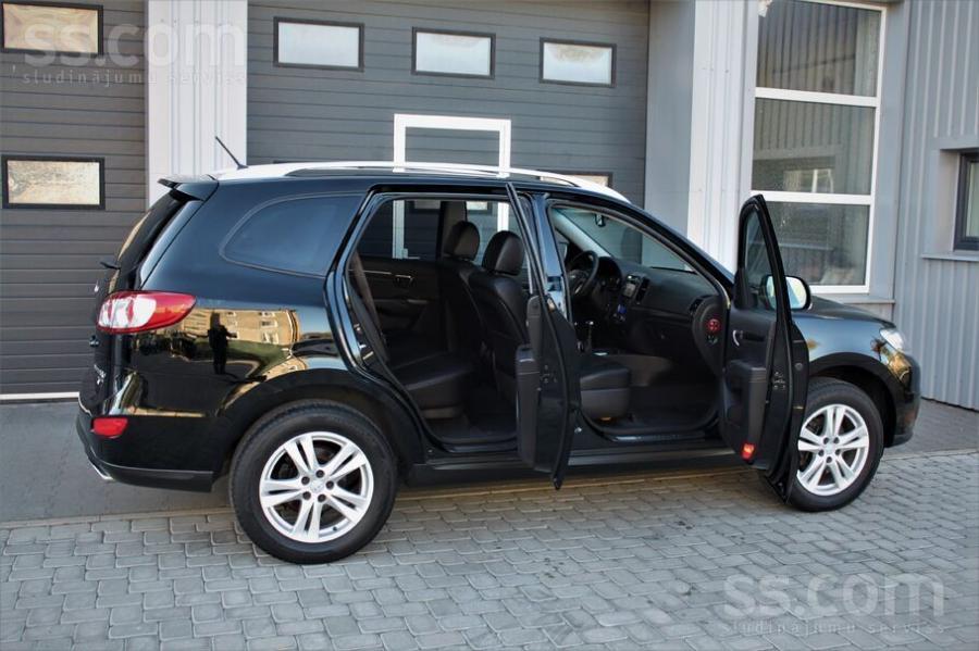 Melns Hyundai Santa Fe 2011 Rīga, ar dzinēja tilpumu 2.20 L un nobraukumu 0 tūkst. km par 7490 €, foto 14 vietnē AUTOMOTO.COM.LV