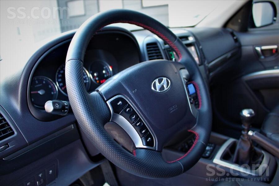 Melns Hyundai Santa Fe 2011 Rīga, ar dzinēja tilpumu 2.20 L un nobraukumu 0 tūkst. km par 7490 €, foto 21 vietnē AUTOMOTO.COM.LV
