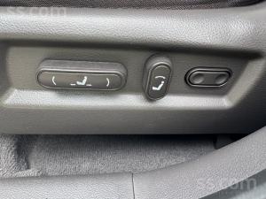 Black Hyundai Santa Fe 2011 in Riga, with an engine capacity of 2.20 L and mileage of 0 thousand km for 5950 €, photo 11 on AUTOMOTO.COM.LV