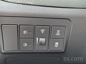 Black Hyundai Santa Fe 2011 in Riga, with an engine capacity of 2.20 L and mileage of 0 thousand km for 5950 €, photo 12 on AUTOMOTO.COM.LV