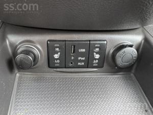 Black Hyundai Santa Fe 2011 in Riga, with an engine capacity of 2.20 L and mileage of 0 thousand km for 5950 €, photo 24 on AUTOMOTO.COM.LV