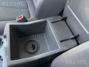 Black Hyundai Santa Fe 2011 in Riga, with an engine capacity of 2.20 L and mileage of 0 thousand km for 5950 €, photo 27 on AUTOMOTO.COM.LV