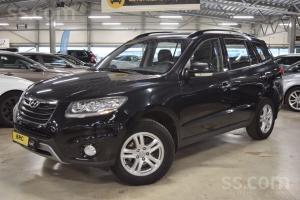Black Hyundai Santa Fe 2011 in Riga, with an engine capacity of 2.20 L and mileage of 194 thousand km for 3400 €, photo  on AUTOMOTO.COM.LV