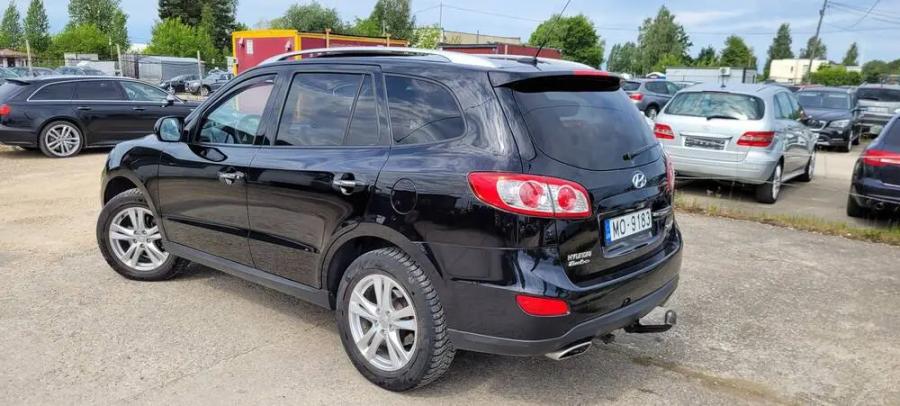 Melns Hyundai Santa Fe 2011 Rīga, ar dzinēja tilpumu 2.20 L un nobraukumu 230 tūkst. km par 6500 €, foto 5 vietnē AUTOMOTO.COM.LV