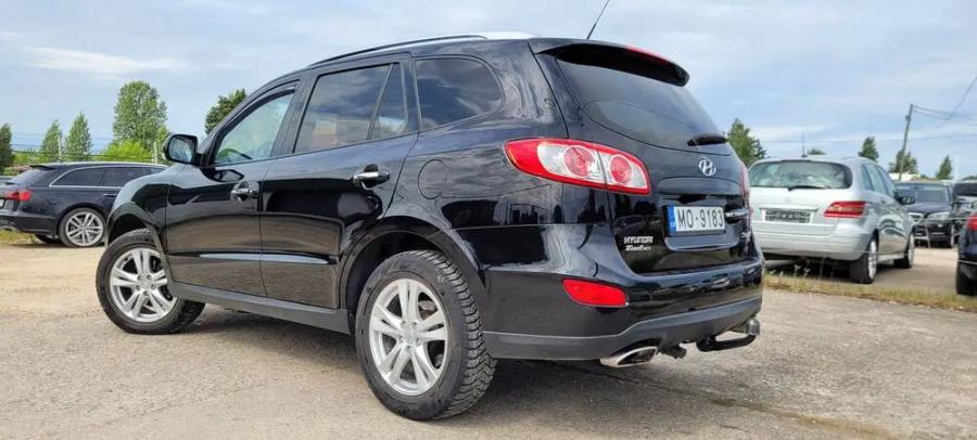 Melns Hyundai Santa Fe 2011 Rīga, ar dzinēja tilpumu 2.20 L un nobraukumu 230 tūkst. km par 6500 €, foto 7 vietnē AUTOMOTO.COM.LV