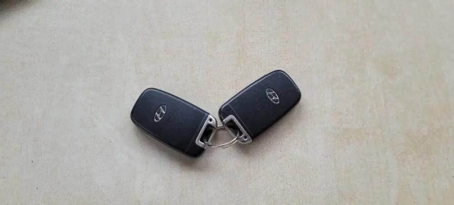 Melns Hyundai Santa Fe 2011 Rīga, ar dzinēja tilpumu 2.20 L un nobraukumu 230 tūkst. km par 6500 €, foto 16 vietnē AUTOMOTO.COM.LV