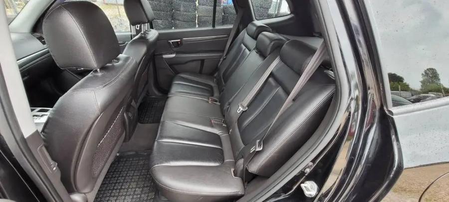 Melns Hyundai Santa Fe 2011 Rīga, ar dzinēja tilpumu 2.20 L un nobraukumu 230 tūkst. km par 6500 €, foto 20 vietnē AUTOMOTO.COM.LV
