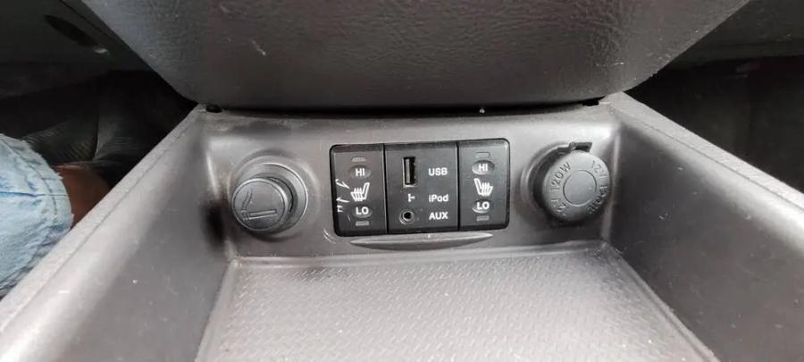 Melns Hyundai Santa Fe 2011 Rīga, ar dzinēja tilpumu 2.20 L un nobraukumu 230 tūkst. km par 6500 €, foto 22 vietnē AUTOMOTO.COM.LV