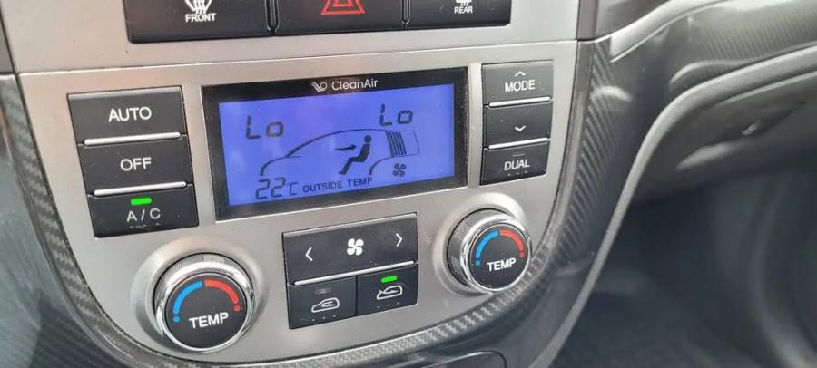 Melns Hyundai Santa Fe 2011 Rīga, ar dzinēja tilpumu 2.20 L un nobraukumu 230 tūkst. km par 6500 €, foto 23 vietnē AUTOMOTO.COM.LV