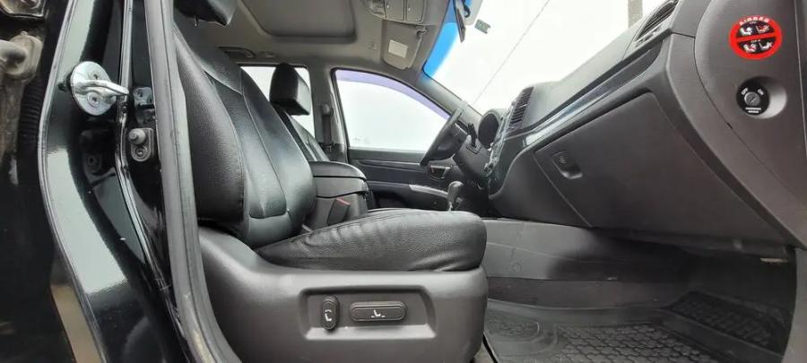 Melns Hyundai Santa Fe 2011 Rīga, ar dzinēja tilpumu 2.20 L un nobraukumu 230 tūkst. km par 6500 €, foto 29 vietnē AUTOMOTO.COM.LV