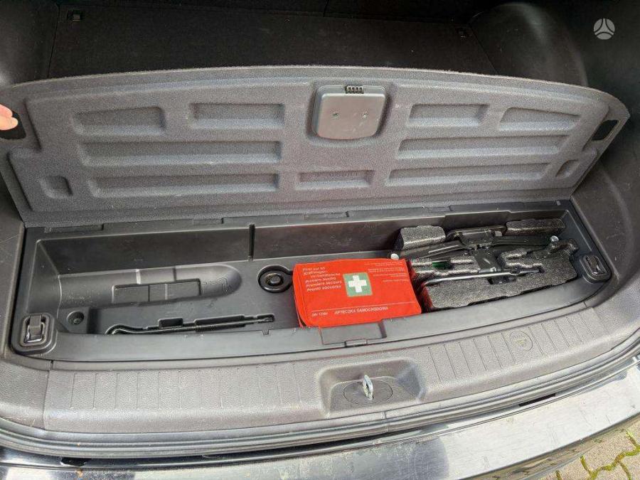 Melns Hyundai Santa Fe 2011 Kauņa, ar dzinēja tilpumu 2.20 L un nobraukumu 155 tūkst. km par 7800 €, foto 16 vietnē AUTOMOTO.COM.LV