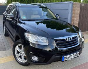 Black Hyundai Santa Fe 2011 in Marijampole, with an engine capacity of 2.20 L and mileage of 237 thousand km for 6999 €, photo 8 on AUTOMOTO.COM.LV