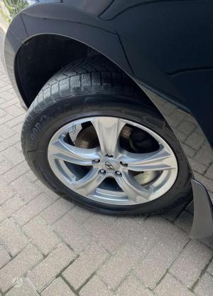 Black Hyundai Santa Fe 2011 in Marijampole, with an engine capacity of 2.20 L and mileage of 237 thousand km for 6999 €, photo 12 on AUTOMOTO.COM.LV