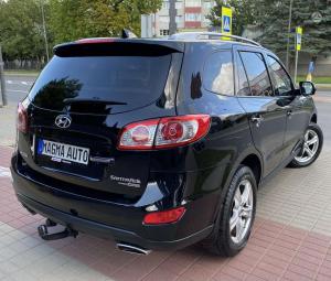 Black Hyundai Santa Fe 2011 in Marijampole, with an engine capacity of 2.20 L and mileage of 237 thousand km for 6999 €, photo 15 on AUTOMOTO.COM.LV