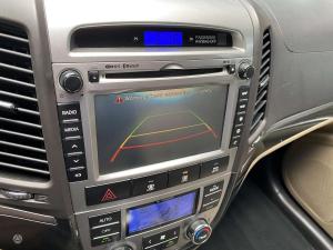 Black Hyundai Santa Fe 2011 in Marijampole, with an engine capacity of 2.20 L and mileage of 237 thousand km for 6999 €, photo 42 on AUTOMOTO.COM.LV