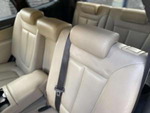 Black Hyundai Santa Fe 2011 in Marijampole, with an engine capacity of 2.20 L and mileage of 237 thousand km for 6999 €, photo 53 on AUTOMOTO.COM.LV