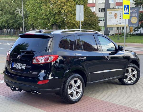 Melns Hyundai Santa Fe 2011 Marijampole, ar dzinēja tilpumu 2.20 L un nobraukumu 237 tūkst. km par 6999 €, foto 6 vietnē AUTOMOTO.COM.LV