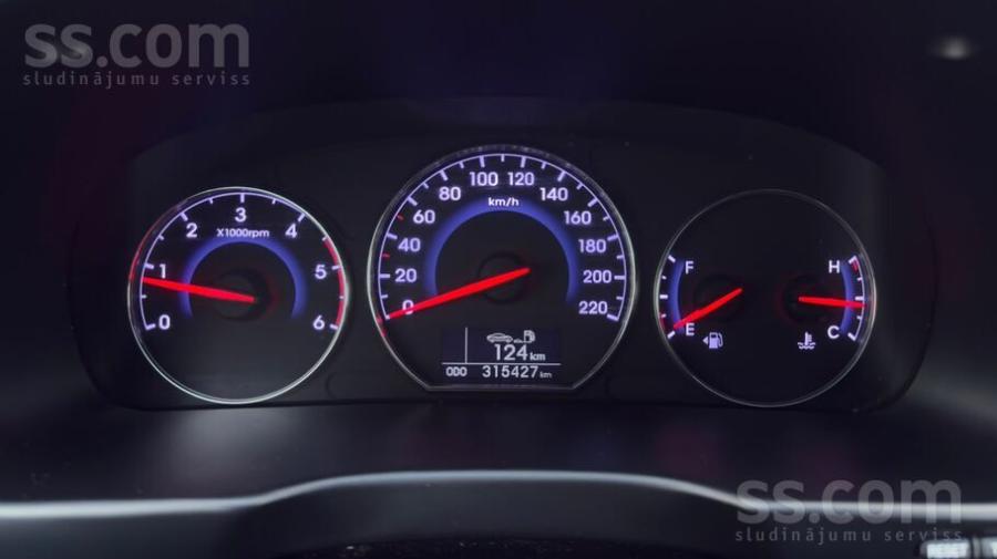 Melns Hyundai Santa Fe 2011 Rīga, ar dzinēja tilpumu 2.20 L un nobraukumu 315 tūkst. km par 4900 €, foto 11 vietnē AUTOMOTO.COM.LV