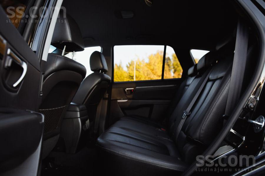 Melns Hyundai Santa Fe 2011 Rīga, ar dzinēja tilpumu 2.20 L un nobraukumu 160 tūkst. km par 8600 €, foto 10 vietnē AUTOMOTO.COM.LV