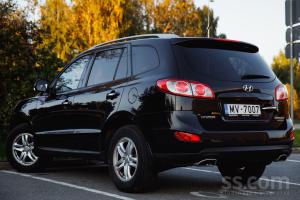 Melns Hyundai Santa Fe 2011 Rīga, ar dzinēja tilpumu 2.20 L un nobraukumu 160 tūkst. km par 8600 €, foto 12 vietnē AUTOMOTO.COM.LV