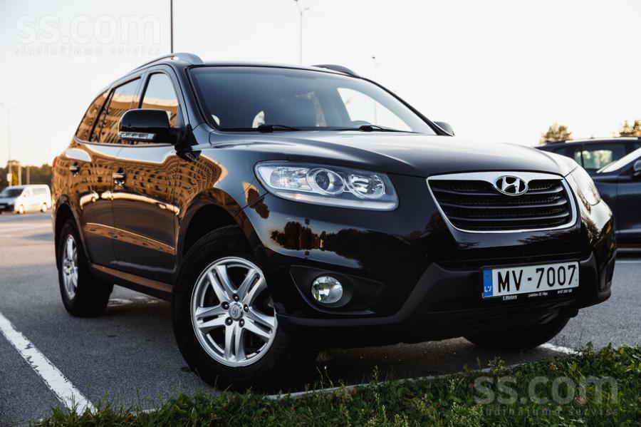Melns Hyundai Santa Fe 2011 Rīga, ar dzinēja tilpumu 2.20 L un nobraukumu 160 tūkst. km par 8600 €, foto 14 vietnē AUTOMOTO.COM.LV