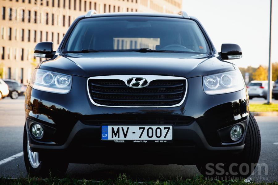 Melns Hyundai Santa Fe 2011 Rīga, ar dzinēja tilpumu 2.20 L un nobraukumu 160 tūkst. km par 8600 €, foto 16 vietnē AUTOMOTO.COM.LV