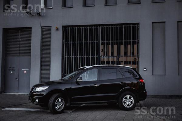 Хендай Санта Фе 2011 в Рига на AUTOMOTO.COM.LV Черный Хендай Санта Фе 2011 в Рига, объемом двигателя 2.20 л и пробегом 160 тыс. км за 8600 €, фото 3 на AUTOMOTO.COM.LV