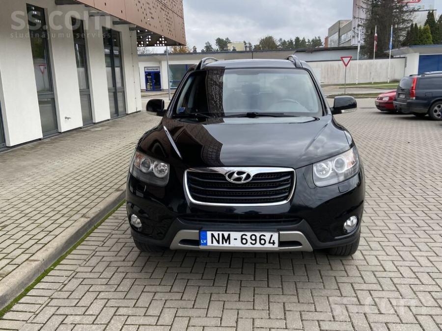 Melns Hyundai Santa Fe 2012 Valmiera, ar dzinēja tilpumu 2.20 L un nobraukumu 156 tūkst. km par 8500 €, foto 2 vietnē AUTOMOTO.COM.LV