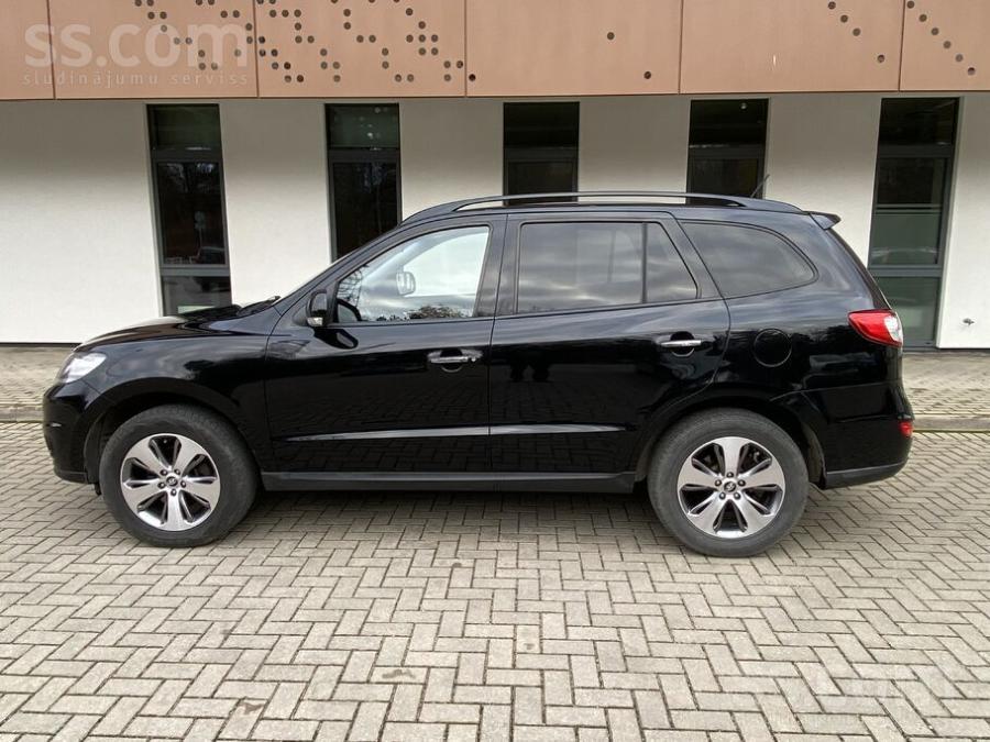 Melns Hyundai Santa Fe 2012 Valmiera, ar dzinēja tilpumu 2.20 L un nobraukumu 156 tūkst. km par 8500 €, foto 7 vietnē AUTOMOTO.COM.LV