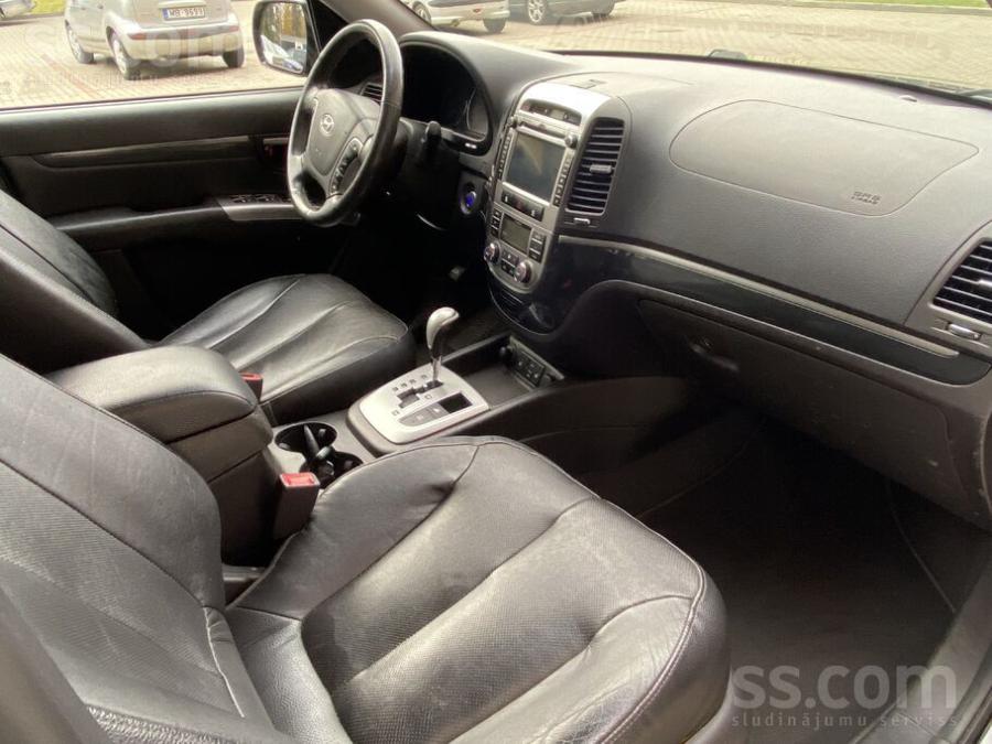 Melns Hyundai Santa Fe 2012 Valmiera, ar dzinēja tilpumu 2.20 L un nobraukumu 156 tūkst. km par 8500 €, foto 12 vietnē AUTOMOTO.COM.LV
