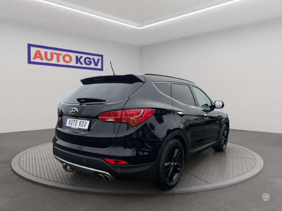 Melns Hyundai Santa Fe 2012 Viļņa, ar dzinēja tilpumu 2.20 L un nobraukumu 288 tūkst. km par 9999 €, foto 4 vietnē AUTOMOTO.COM.LV