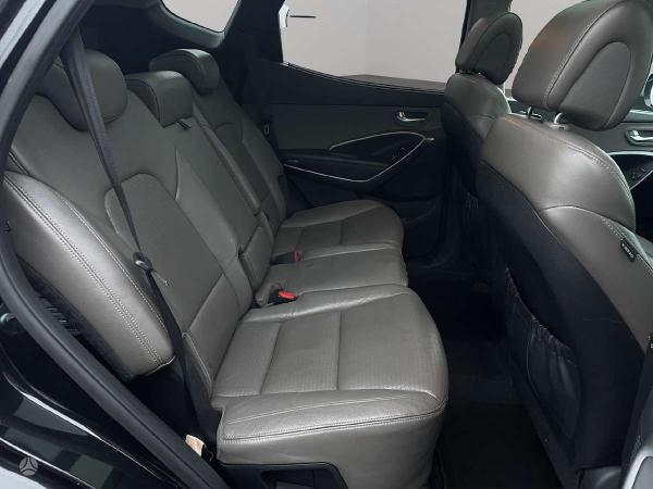 Melns Hyundai Santa Fe 2012 Viļņa, ar dzinēja tilpumu 2.20 L un nobraukumu 288 tūkst. km par 9999 €, foto 9 vietnē AUTOMOTO.COM.LV
