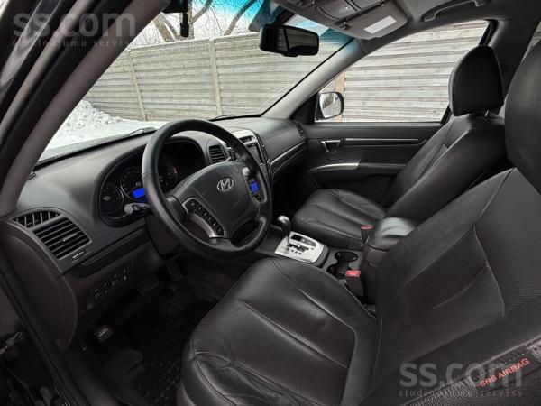 Melns Hyundai Santa Fe 2012 Jelgava, ar dzinēja tilpumu 2.20 L un nobraukumu 297 tūkst. km par 5800 €, foto 8 vietnē AUTOMOTO.COM.LV