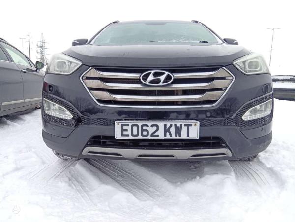 Melns Hyundai Santa Fe 2012 Kauņa, ar dzinēja tilpumu 2.20 L un nobraukumu 130 tūkst. km par 3250 €, foto 1 vietnē AUTOMOTO.COM.LV