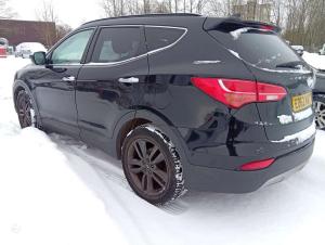 Black Hyundai Santa Fe 2012 in Kaunas, with an engine capacity of 2.20 L and mileage of 130 thousand km for 3250 €, photo 6 on AUTOMOTO.COM.LV