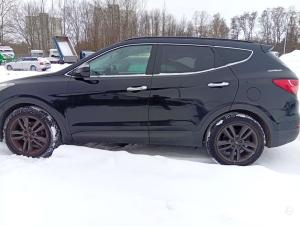 Black Hyundai Santa Fe 2012 in Kaunas, with an engine capacity of 2.20 L and mileage of 130 thousand km for 3250 €, photo 7 on AUTOMOTO.COM.LV