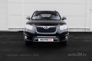 Black Hyundai Santa Fe 2012 in Tallinn, with an engine capacity of 2.20 L and mileage of 295 thousand km for 7999 €, photo 3 on AUTOMOTO.COM.LV