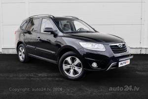 Black Hyundai Santa Fe 2012 in Tallinn, with an engine capacity of 2.20 L and mileage of 295 thousand km for 7999 €, photo 4 on AUTOMOTO.COM.LV