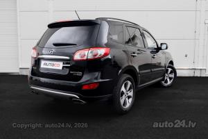 Black Hyundai Santa Fe 2012 in Tallinn, with an engine capacity of 2.20 L and mileage of 295 thousand km for 7999 €, photo 9 on AUTOMOTO.COM.LV